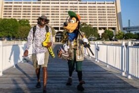 Randy Moss Makes Great Catches While Bass Fishing at Walt Disney World ...
